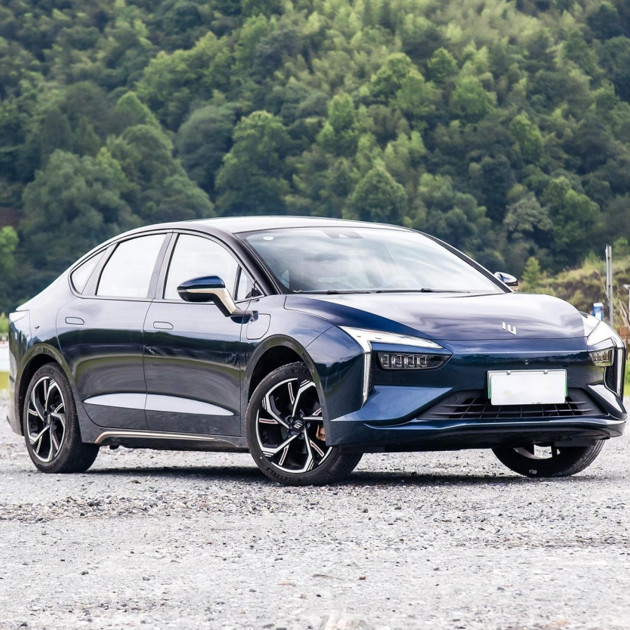 5-Seat Sedan High Speed Electric Car YI 40 Range Up To 401 Km With OTA ...
